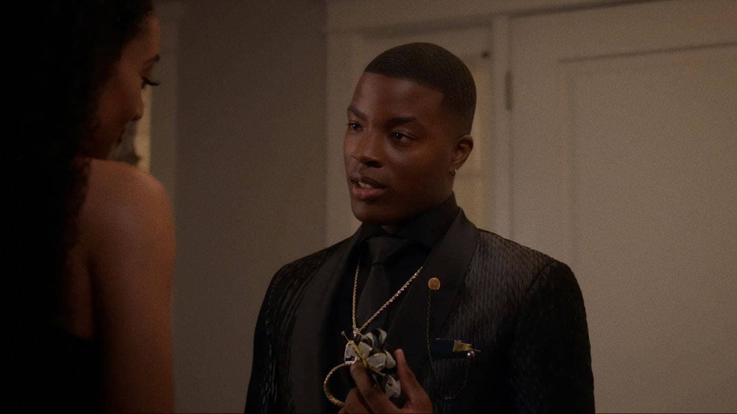 Poster All American saison 4 - Affiche 44 sur 144 - AlloCiné