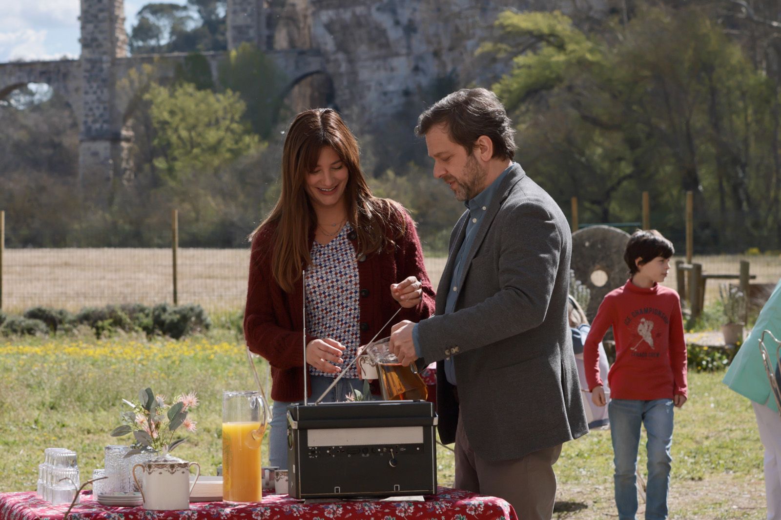 Photo de Jonathan Zaccaï - Un petit Miracle : Photo Alice Pol, Jonathan Zaccaï - Photo 20 sur ...