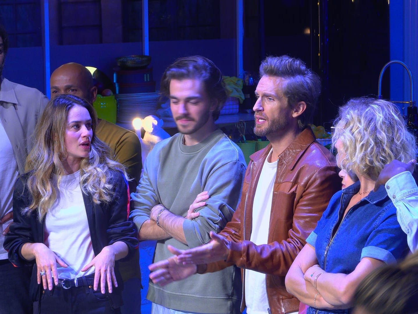 Poster saison 2 - Affiche 18 sur 55 - AlloCiné