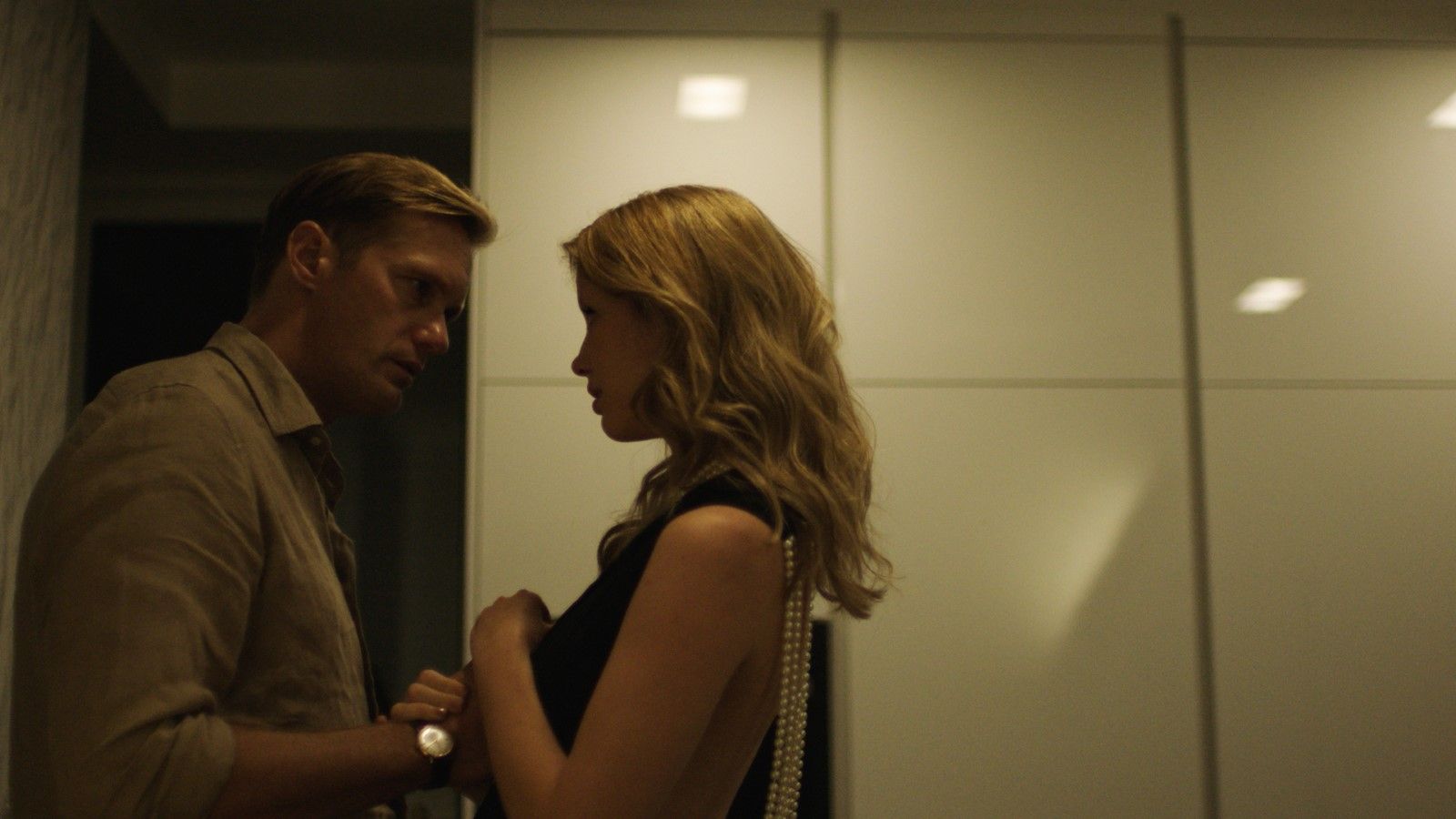 Photo de Mia Goth - Infinity Pool : Photo Mia Goth, Alexander Skarsgård ...