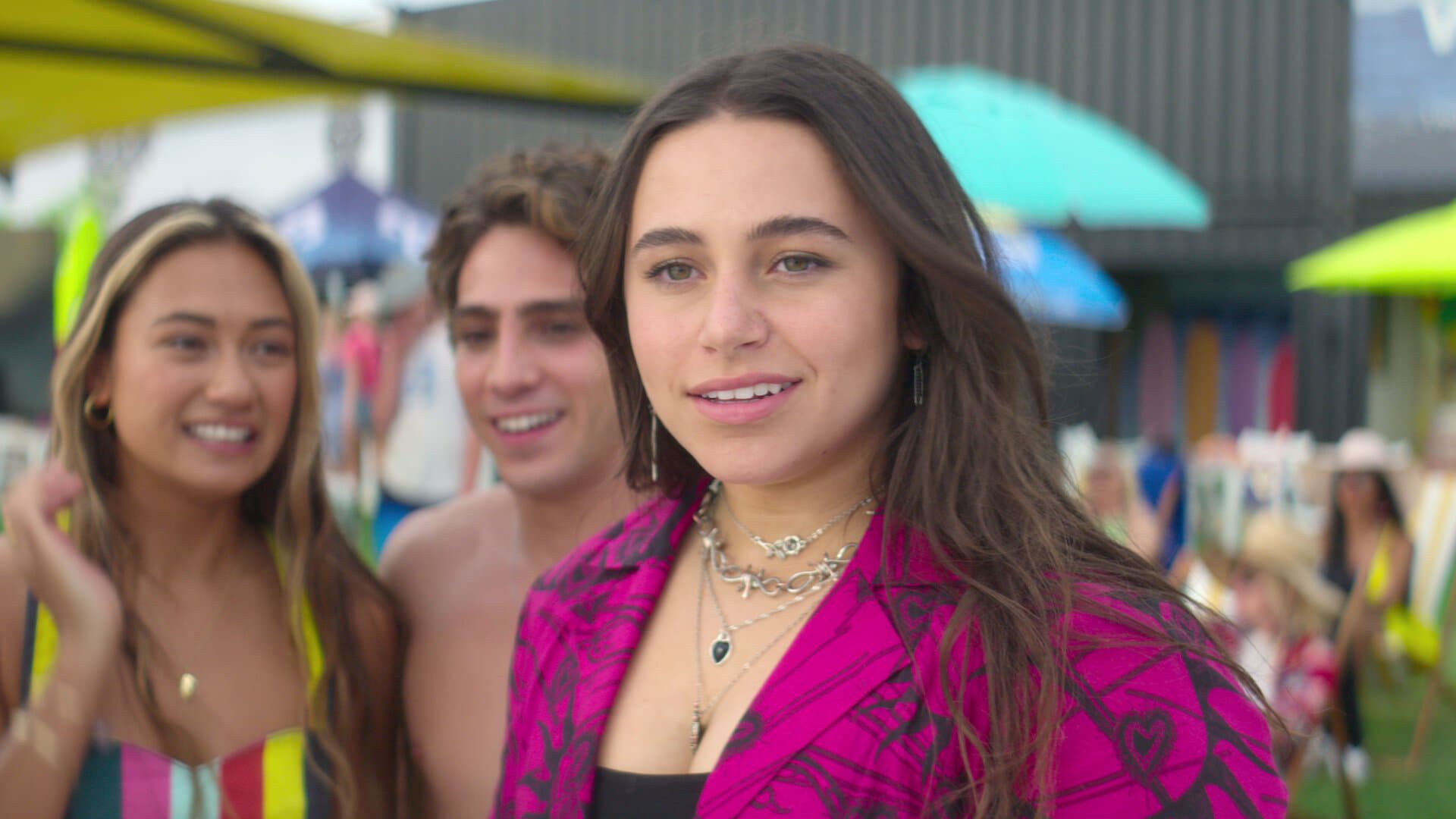 Poster Surviving Summer saison 2 - Affiche 8 sur 31 - AlloCiné