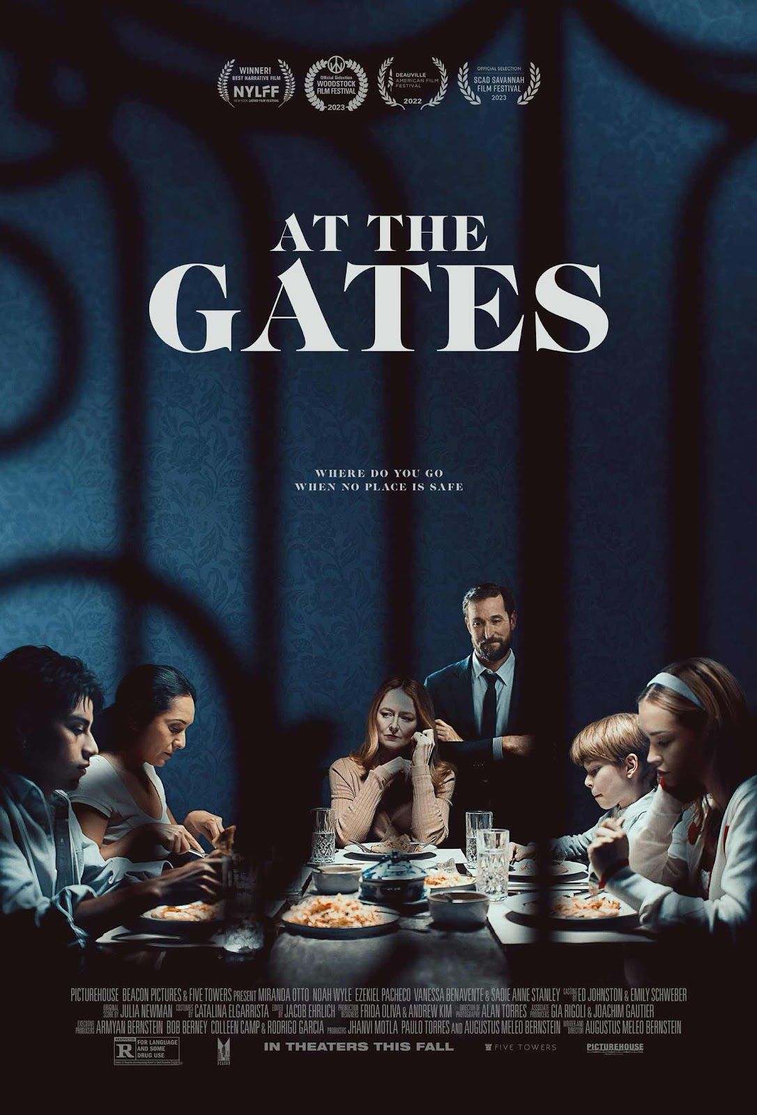 Affiche du film At the Gates - Photo 1 sur 3 - AlloCiné