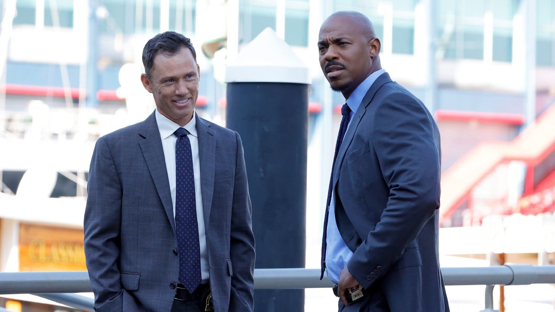 Poster New York Police Judiciaire saison 22 - Affiche 18 sur 386 - AlloCiné