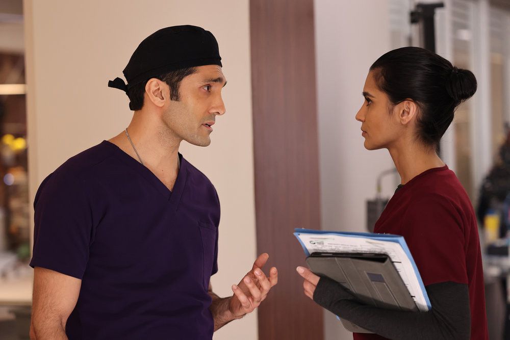 Chicago Med : Chicago Med : Photo Dominic Rains, Sophia Ali - 40 sur ...