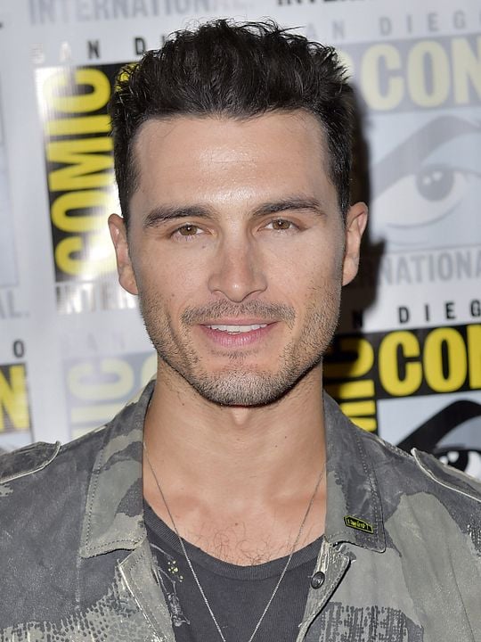Photo de Michael Malarkey - Affiche Michael Malarkey - Photo 0 sur 62 ...