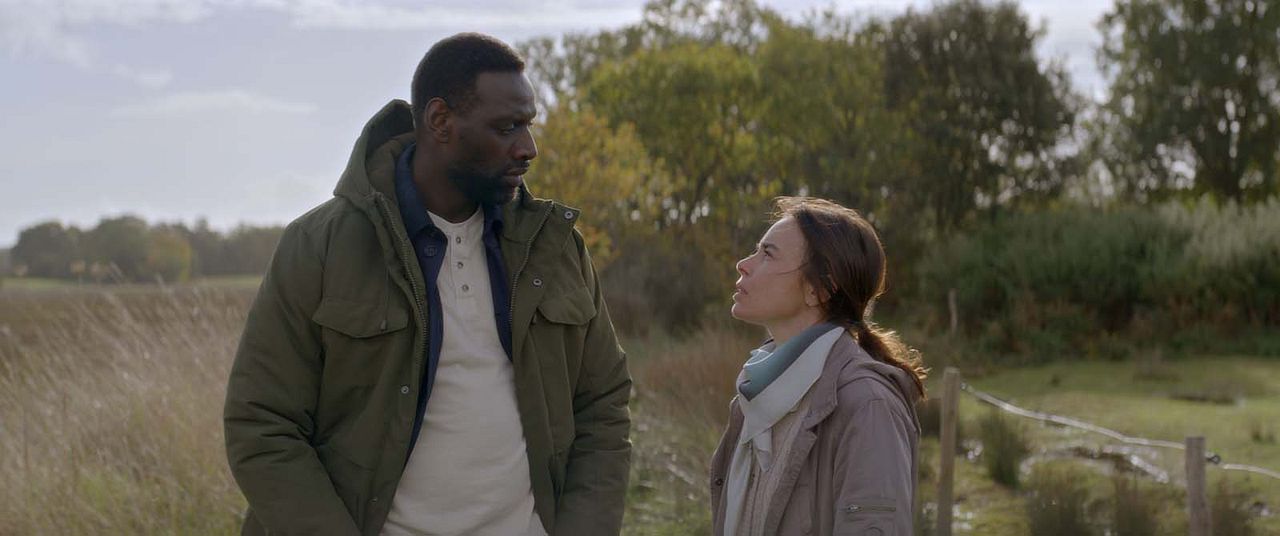 Photo de Omar Sy - Dis-moi juste que tu m'aimes : Photo Élodie Bouchez, Omar Sy - Photo 2 sur ...