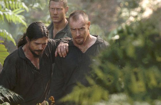 Photo de Tom Hopper - Photo Luke Arnold, Toby Stephens, Tom Hopper ...