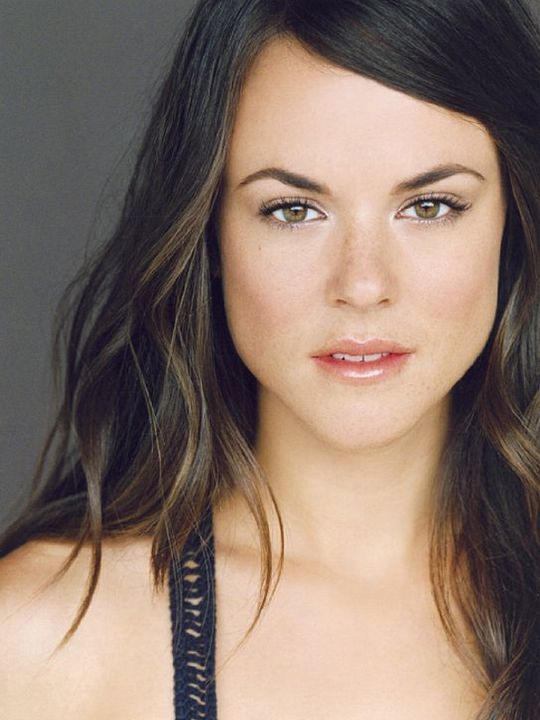 Photo de Sarah Butler - Affiche Sarah Butler - Photo 6 sur 23 - AlloCiné