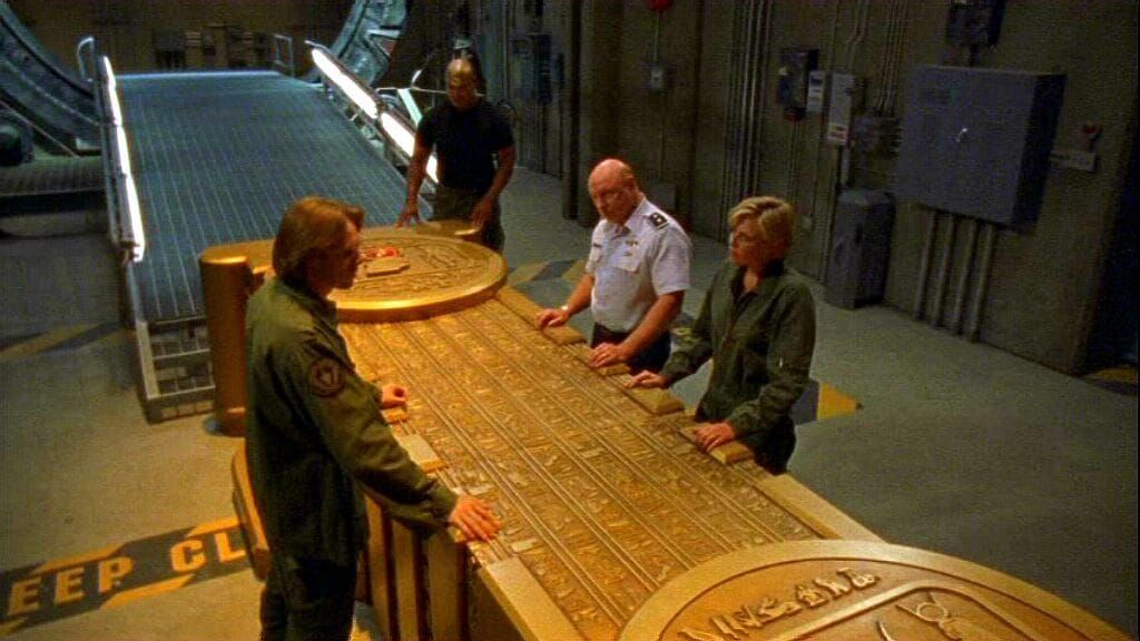 Poster Stargate SG-1 saison 1 - Affiche 210 sur 227 - AlloCiné