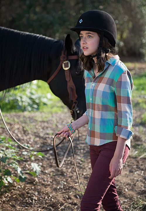 Poster saison 2 - Affiche 9 sur 42 - AlloCiné