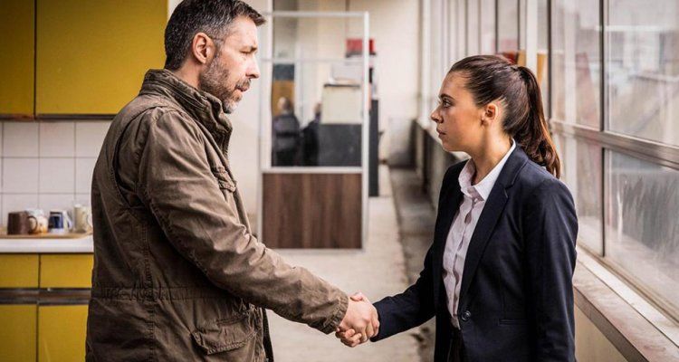 Poster Informer saison 1 - Affiche 1 sur 9 - AlloCiné