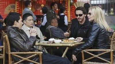 Poster V (2009) saison 2 - Affiche 4 sur 158 - AlloCiné