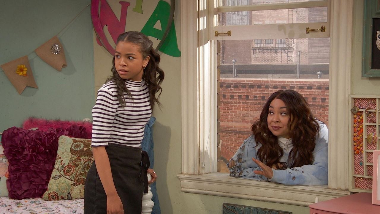 Poster saison 2 - Affiche 56 sur 95 - AlloCiné