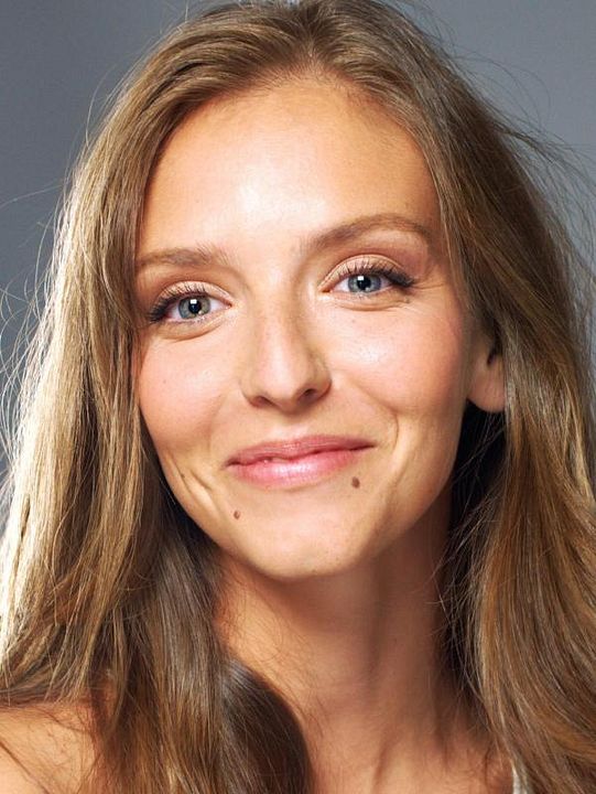 Photo de Clara Monier - Affiche Clara Monier - Photo 0 sur 1 - AlloCiné