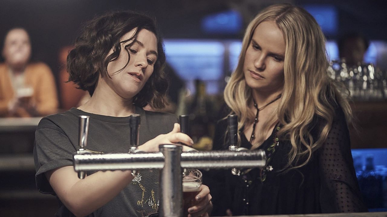 Poster Firebite saison 1 - Affiche 2 sur 11 - AlloCiné