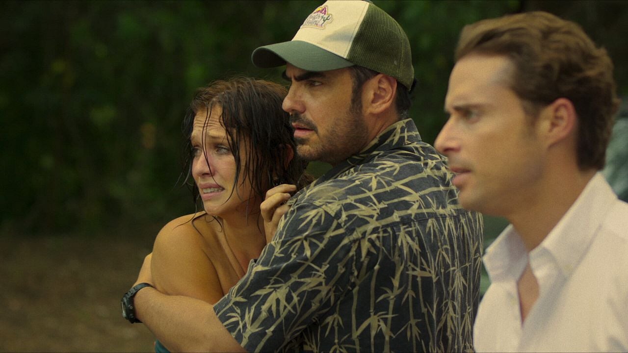 Poster Faux profil saison 1 - Affiche 34 sur 47 - AlloCiné