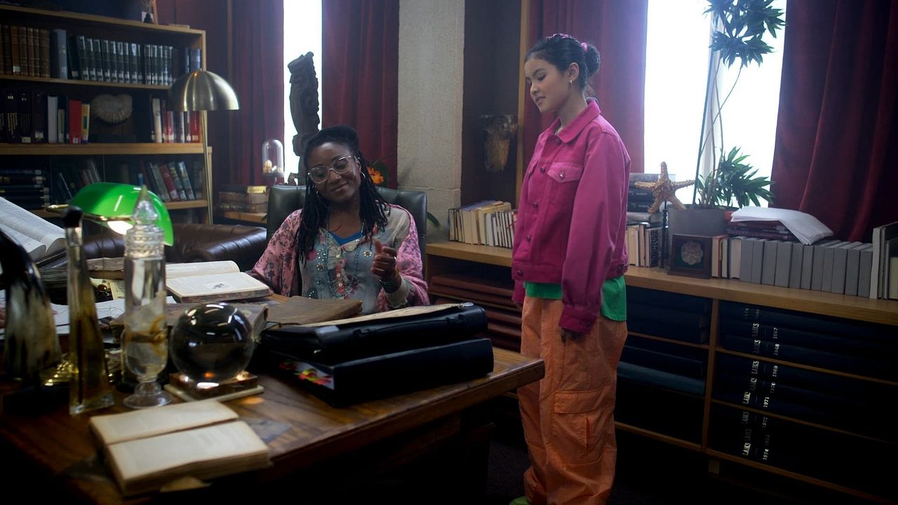 Poster Mon petit côté vampire saison 1 - Affiche 4 sur 9 - AlloCiné