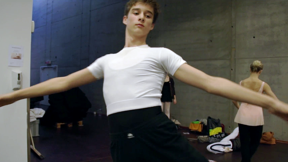 Extrait du film DANCERS - Dancers - EXTRAIT VO "Auditions" - AlloCiné