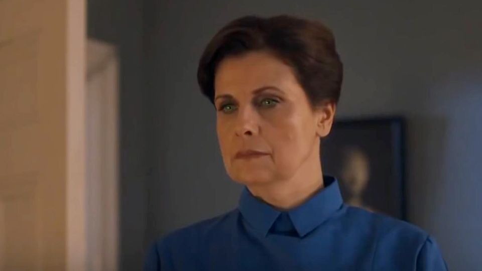 Humans - saison 1 Bande-annonce (2) VO - Trailer Humans S01 - AlloCiné