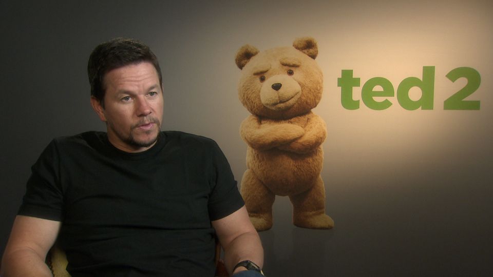 Vidéo interview pour Ted 2 : Ted 2 : une suite plus humaine ? - AlloCiné