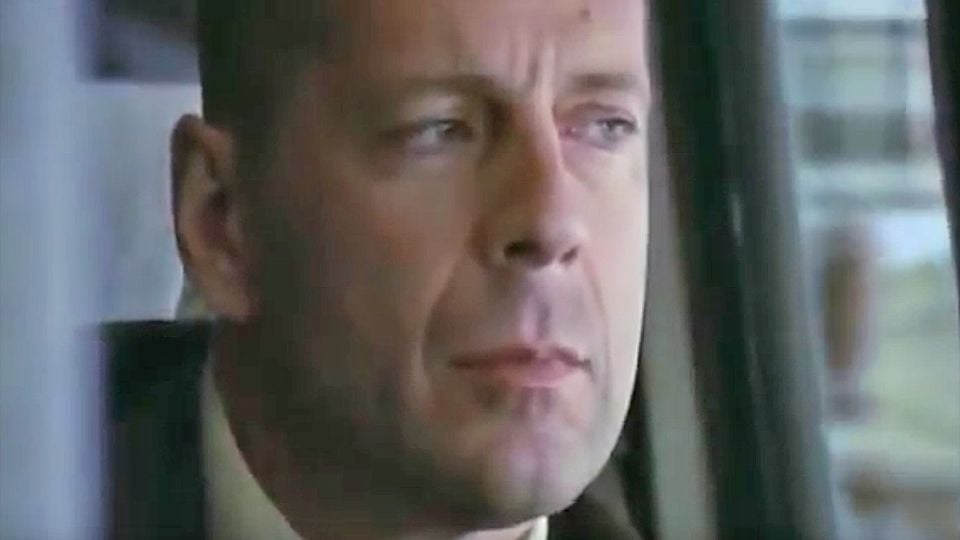 Trailer du film Incassable - Incassable Bande-annonce VF - AlloCiné