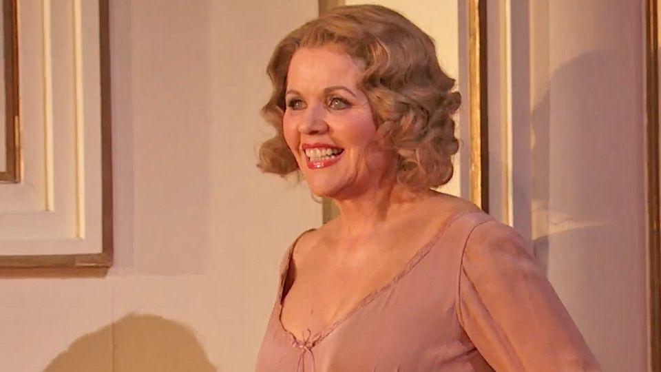 Bande annonce de The Hours (Metropolitan Opera) - Le Metropolitan Opera ...