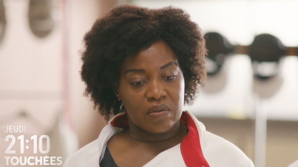 Trailer du film Touchées - Touchées Bande-annonce VF - AlloCiné