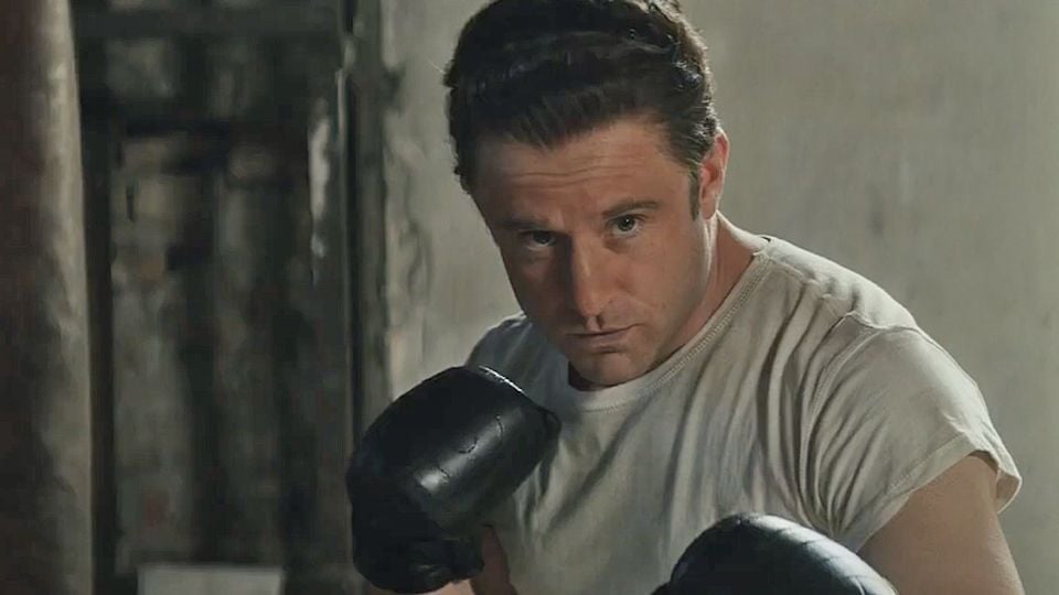 Trailer du film Le Survivant - Le Survivant Bande-annonce VO - AlloCiné