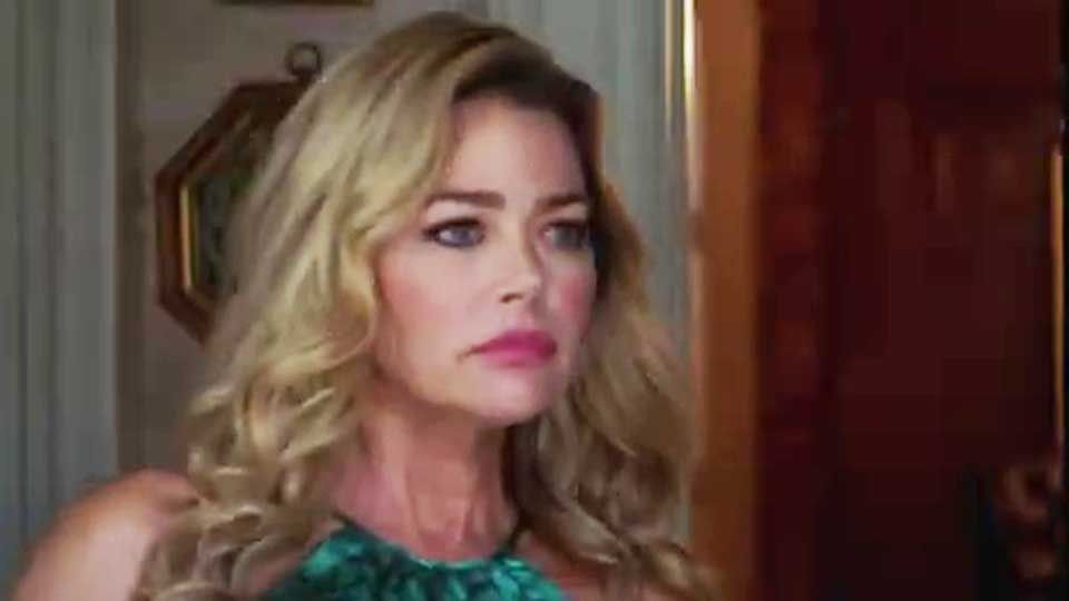 Trailer du film Secret Mortel - The Housekeeper Bande-annonce VO - AlloCiné